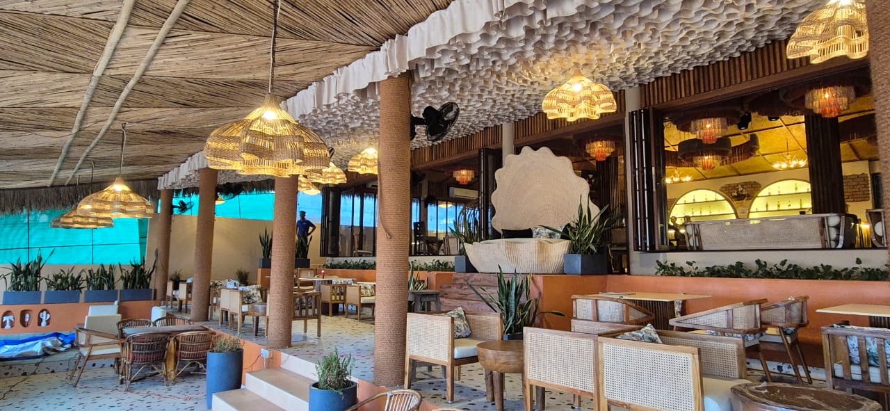 Laval Areosa by the Beach - Goa – Bamboopecker